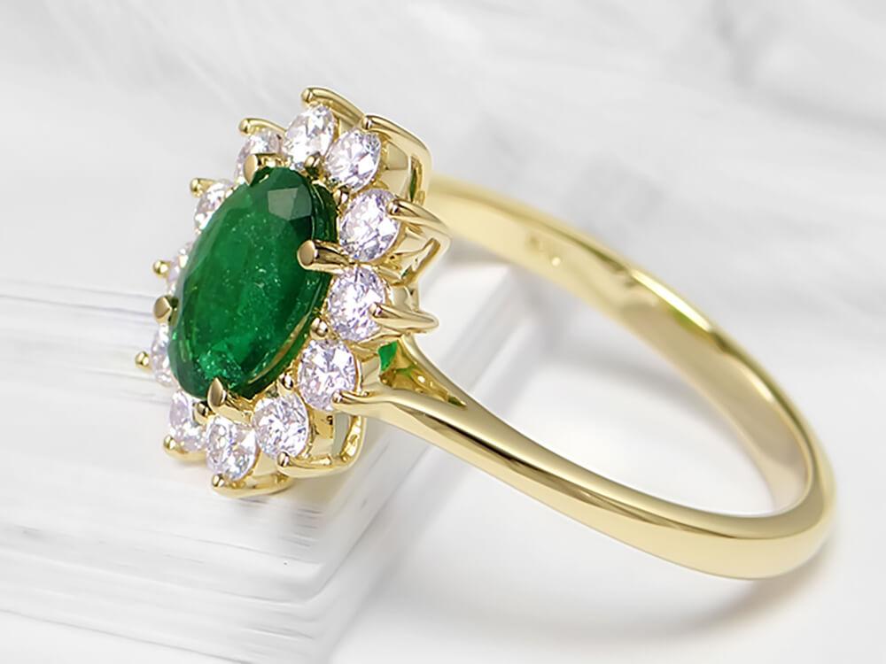 Oval emerald rings store